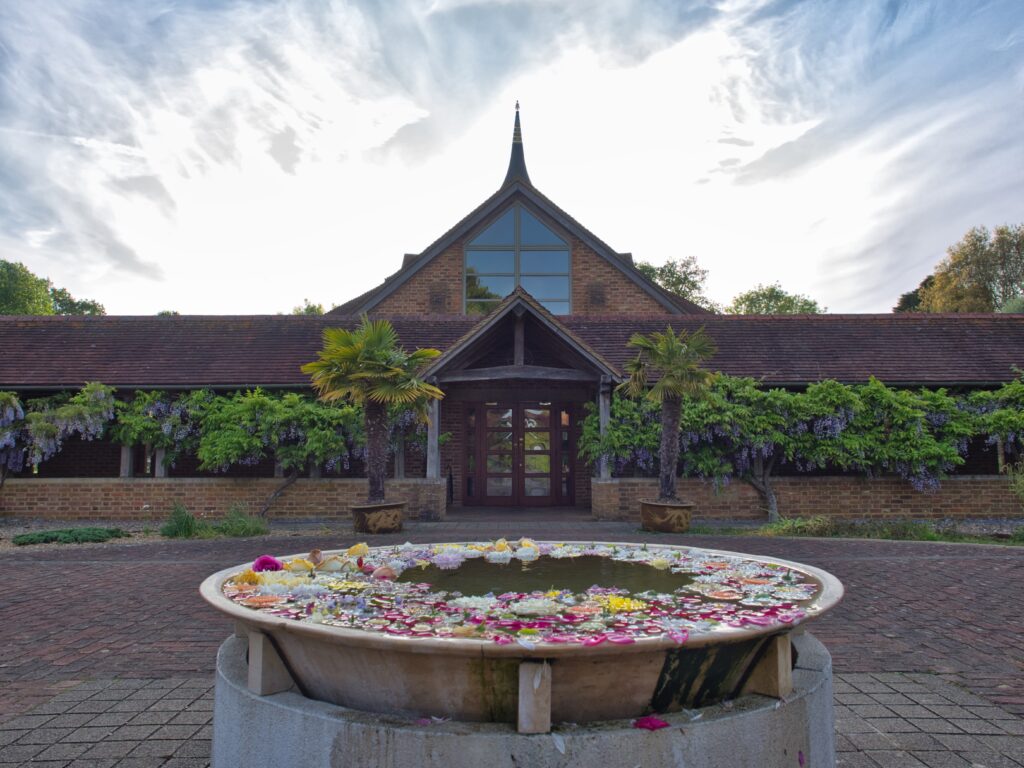 Amaravati Buddhist Monastery | UK | Thai Forest Tradition of Ajahn Chah